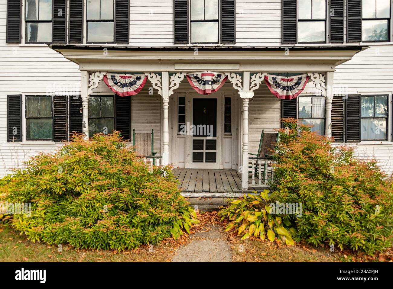 New england colonial home in hi-res stock photography and images - Alamy