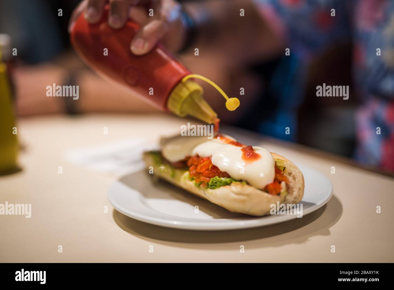 Hot dog tomato avocado hi-res stock photography and images - Alamy