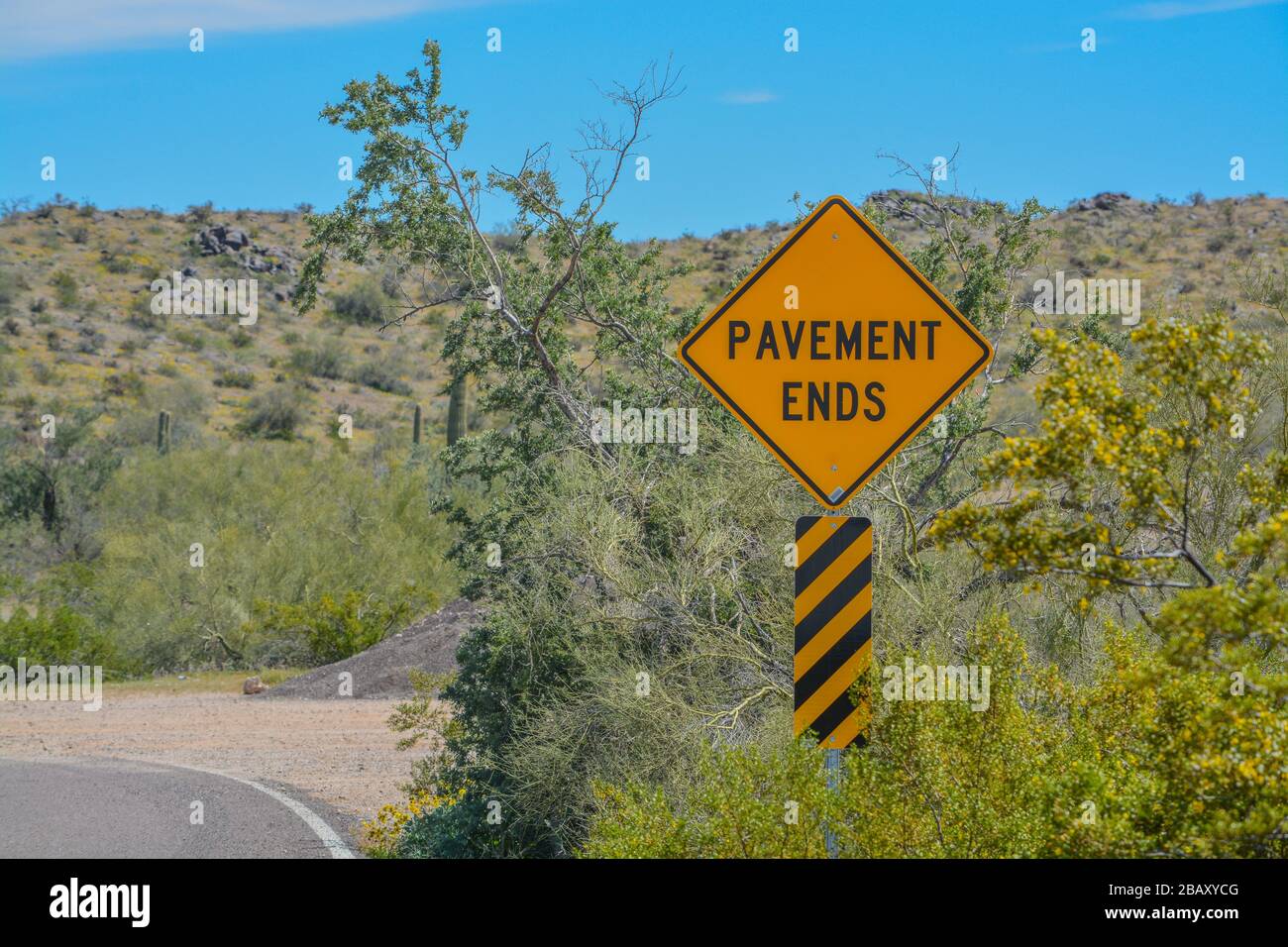 Pavement Ends Sign in Goodyear, Maricopa County, Arizona USA Stock ...