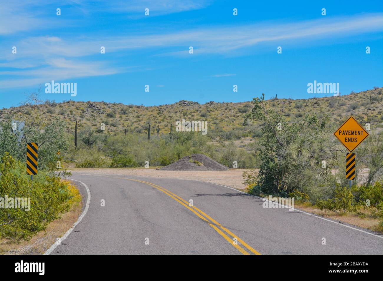 Pavement Ends Sign in Goodyear, Maricopa County, Arizona USA Stock ...