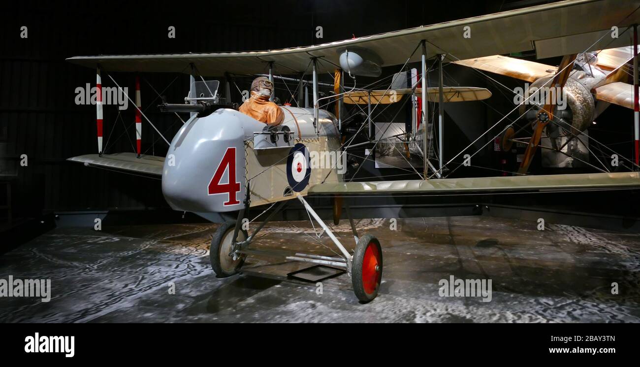 Biplane 1915 hi-res stock photography and images - Alamy