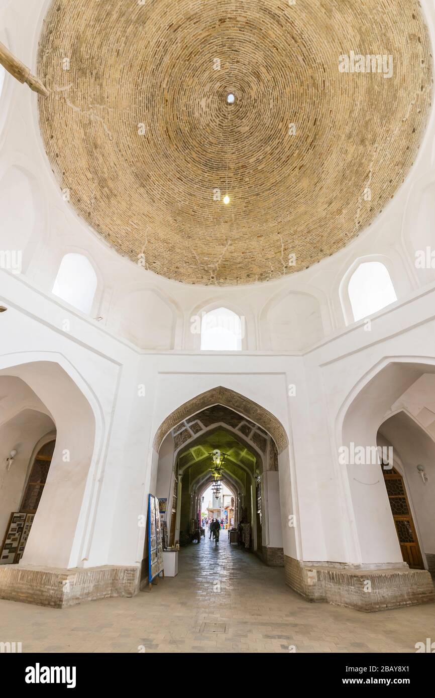 Toqi Telpakfurushon in the city center, market, bazaar, Bukhara ...