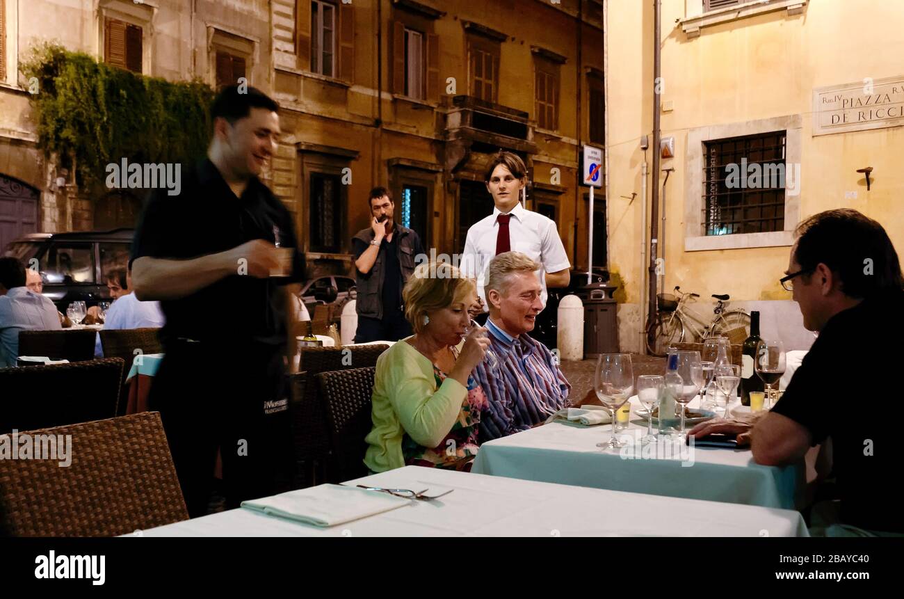 Al fresco dining italy hi-res stock photography and images - Alamy