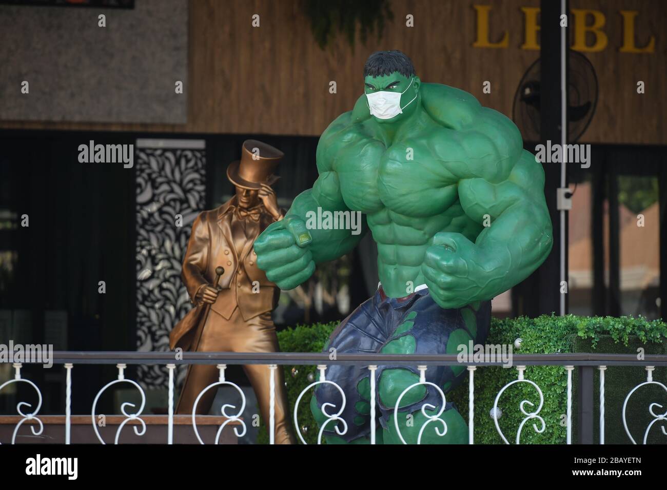 Hulk mask hi-res stock photography and images - Alamy