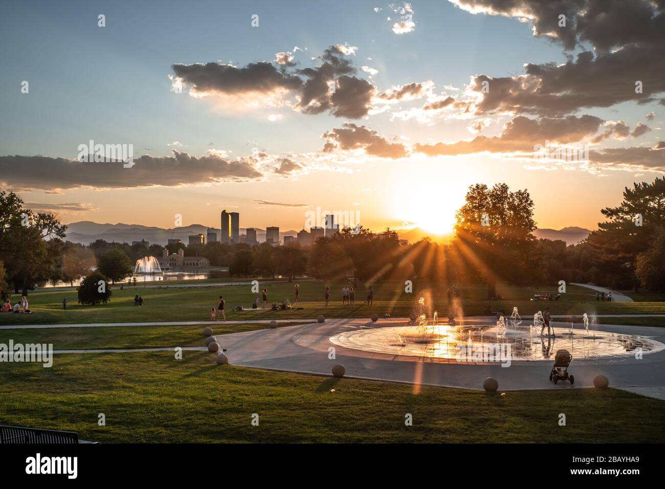 Denver skyline panoramic hi-res stock photography and images - Alamy