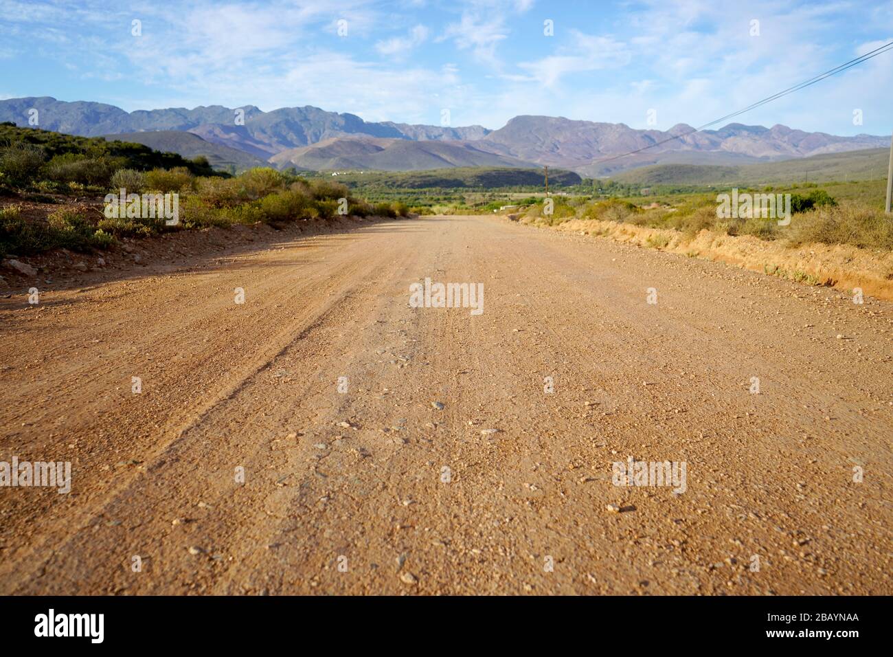 Long open road hi-res stock photography and images - Alamy