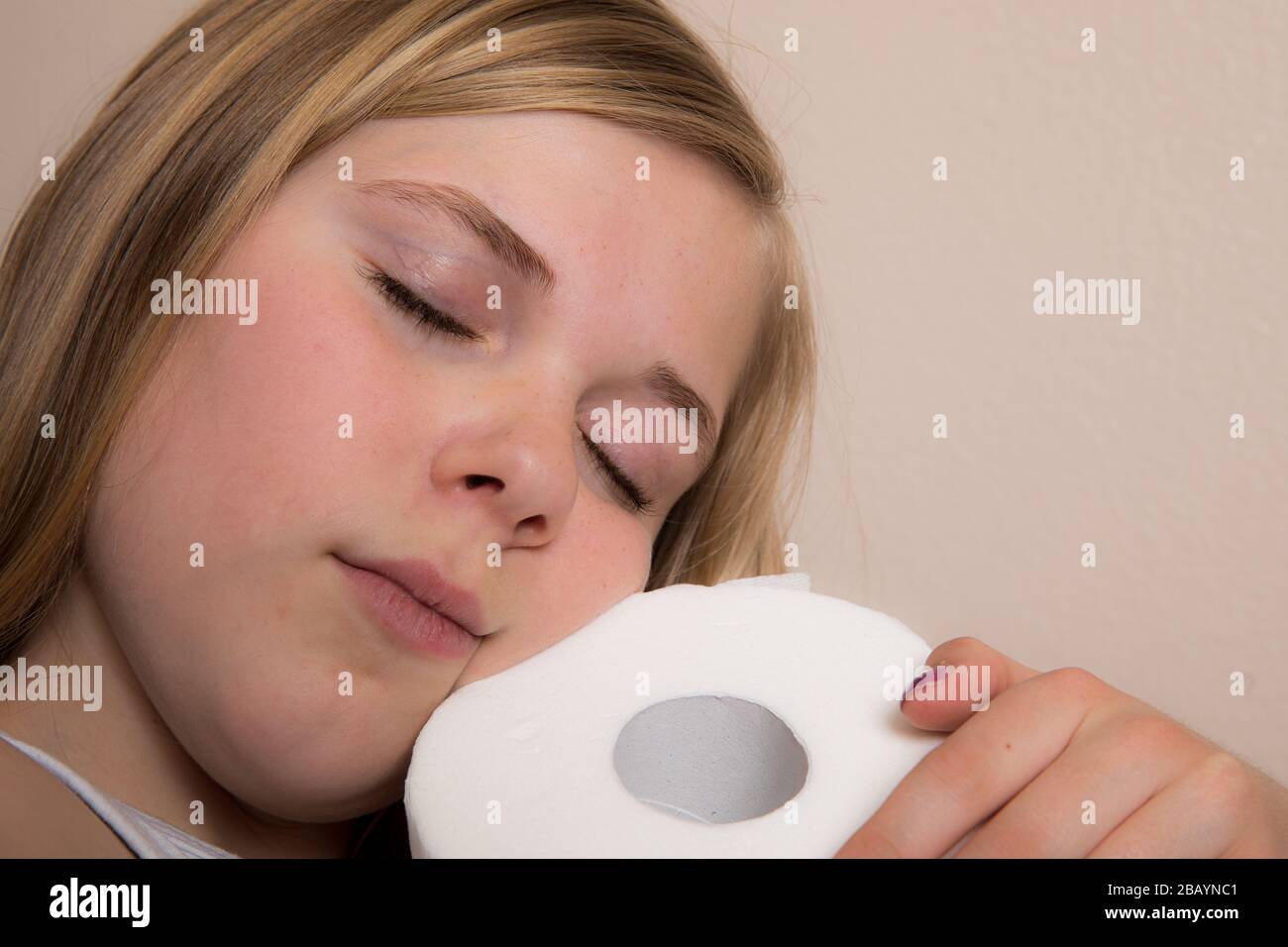 Child girl toilet roll hi-res stock photography and images - Alamy