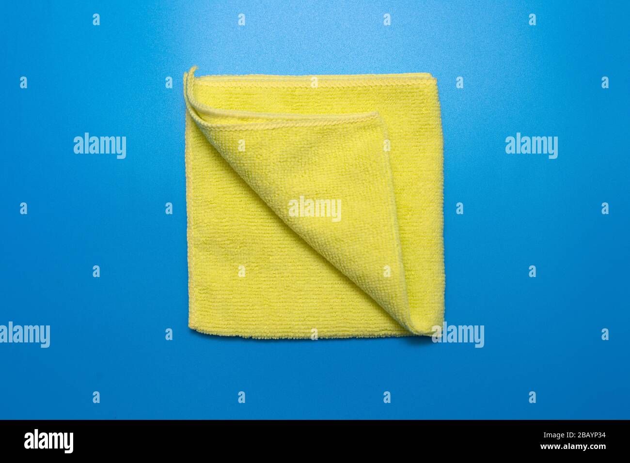 Wipe surfaces with cloth hi-res stock photography and images - Alamy