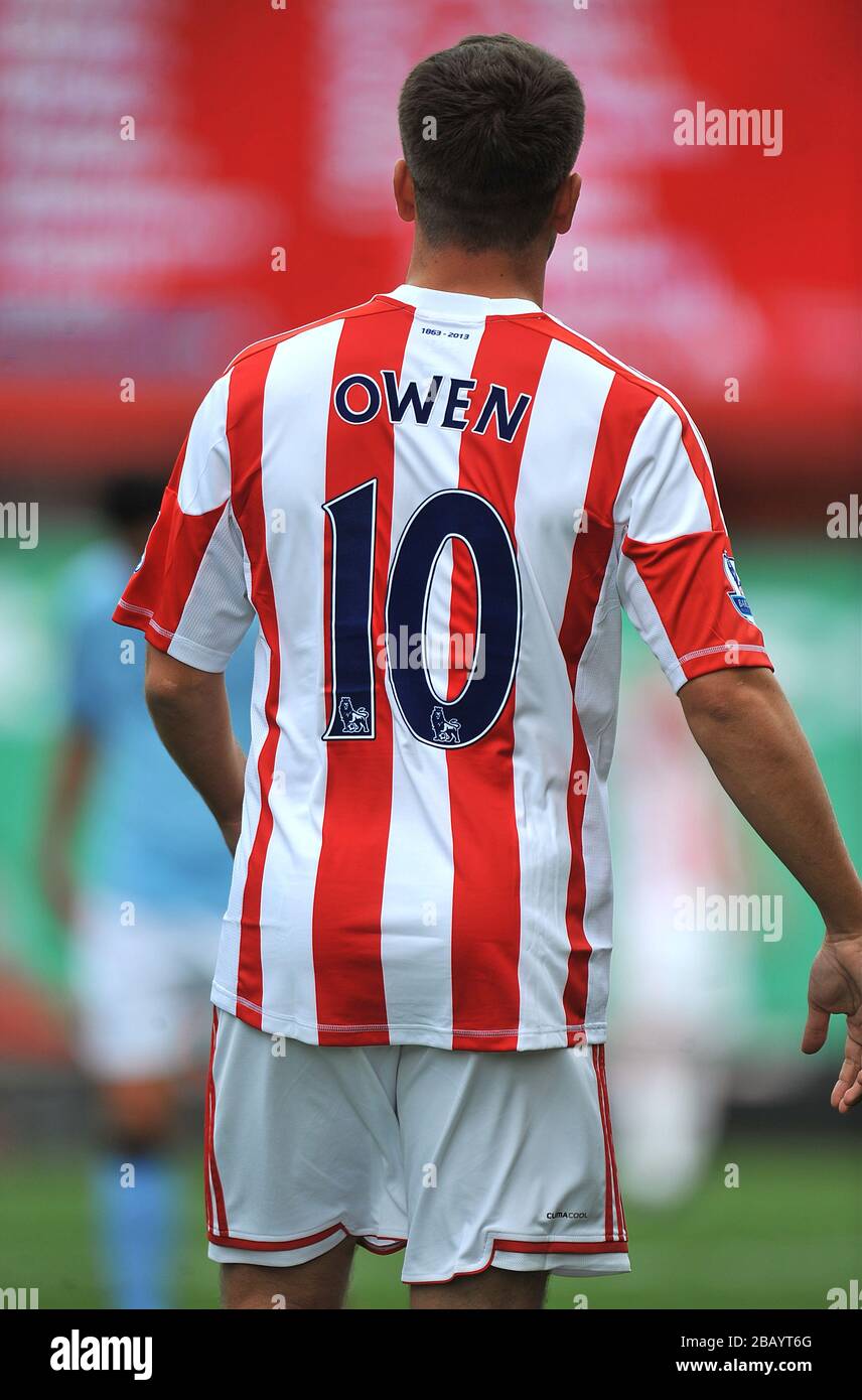 Back michael owen hi-res stock photography and images - Alamy