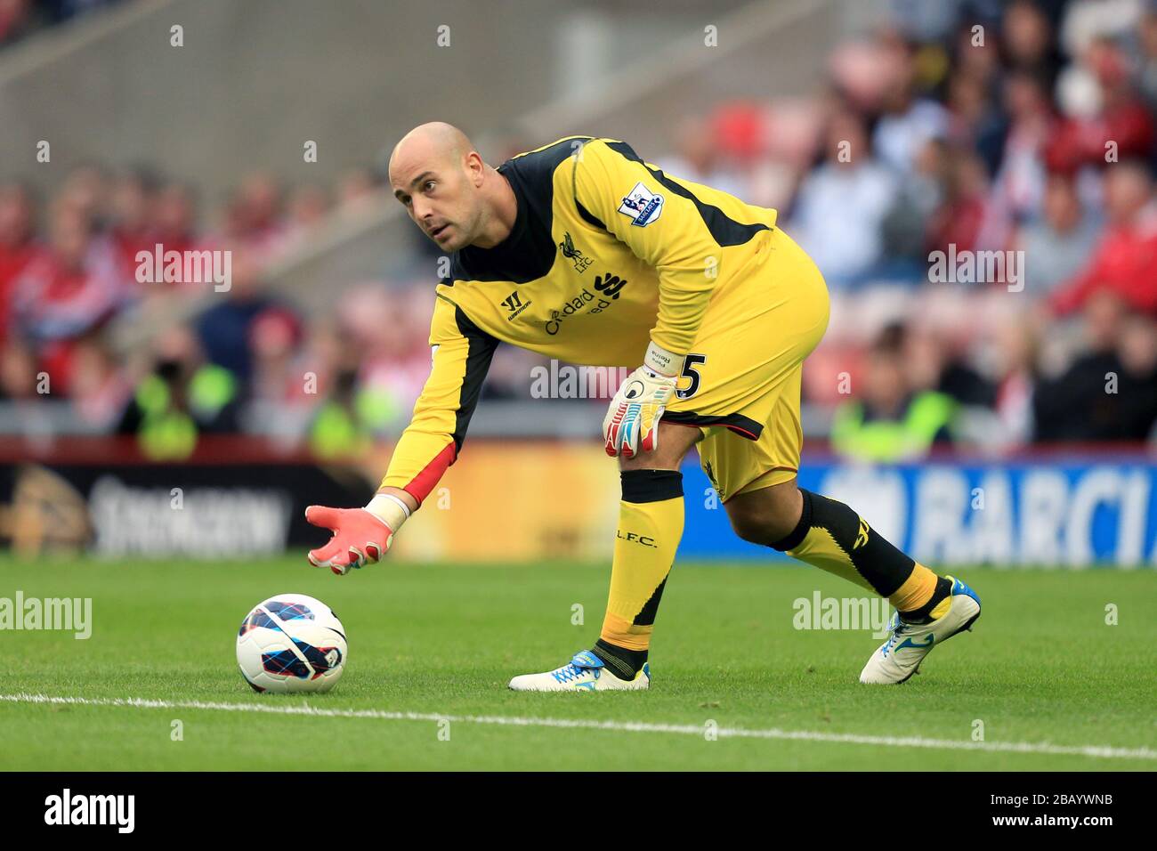 Pepe Reina, Liverpool goalkeeper Stock Photo - Alamy