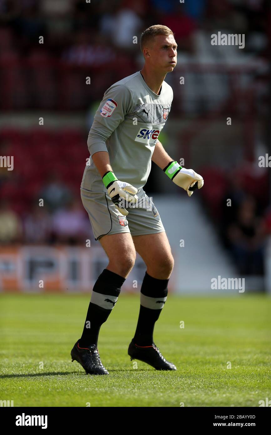 Brentford's goalkeeper Simon Moore in action Stock Photo - Alamy