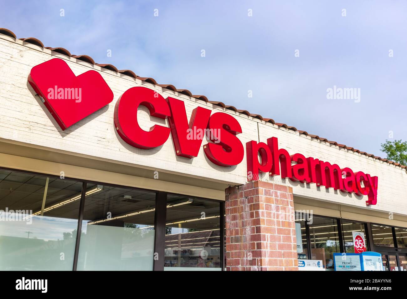 Cvs health logo hi-res stock photography and images - Alamy