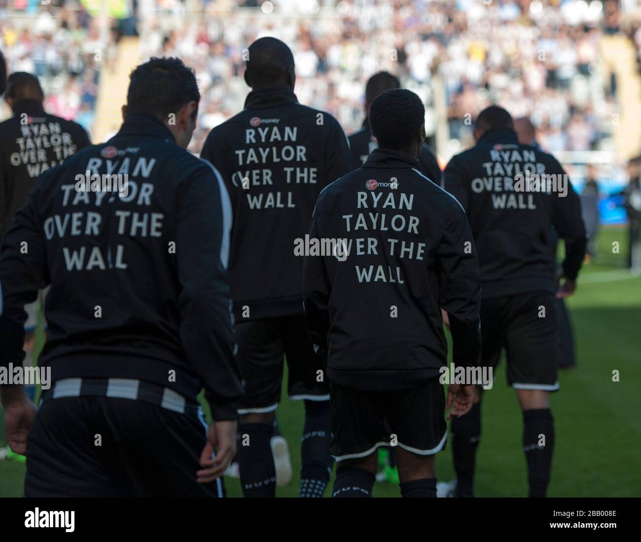 Newcastle uniteds ryan taylor hi-res stock photography and images - Alamy