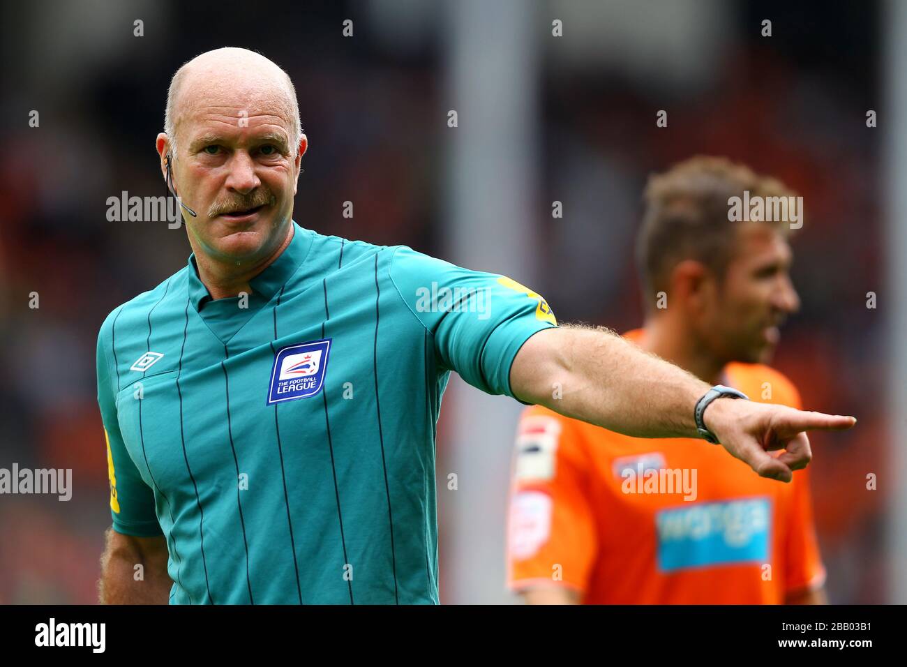 Referee nigel miller hi-res stock photography and images - Alamy