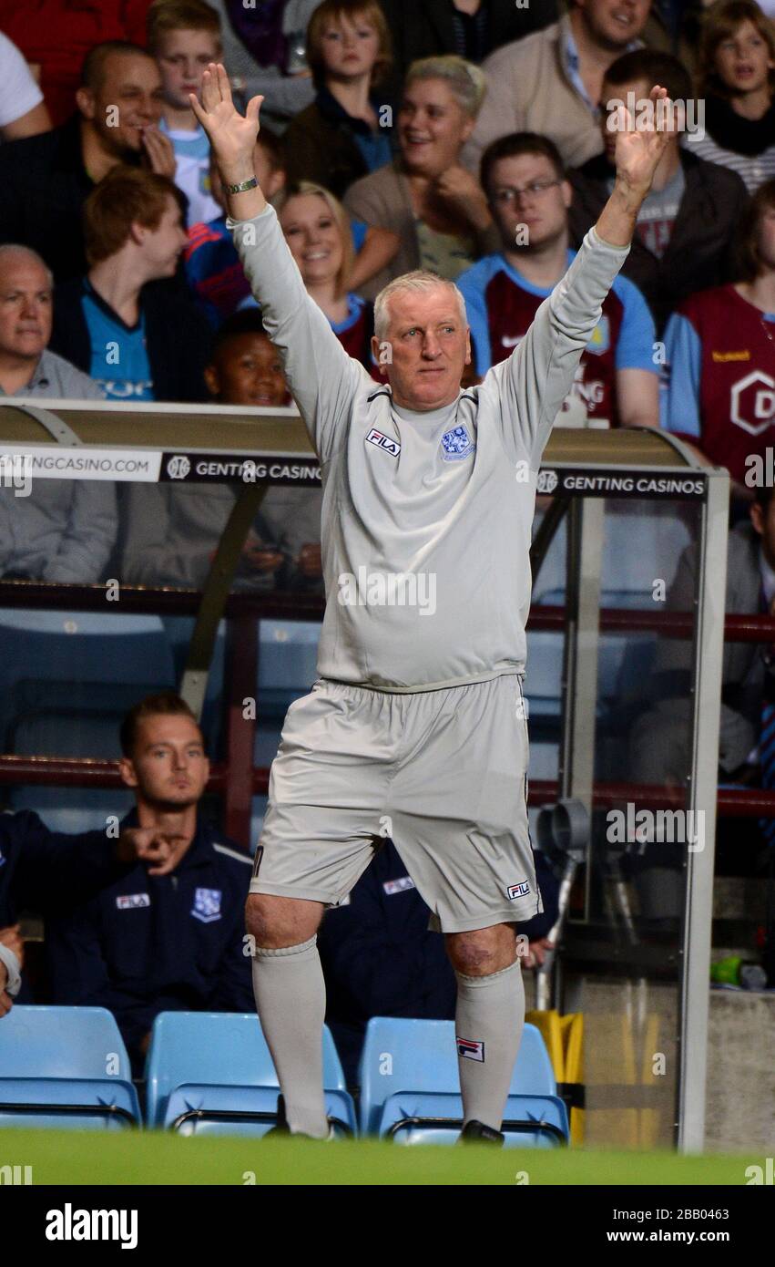 Football manager ronnie moore hi-res stock photography and images - Alamy