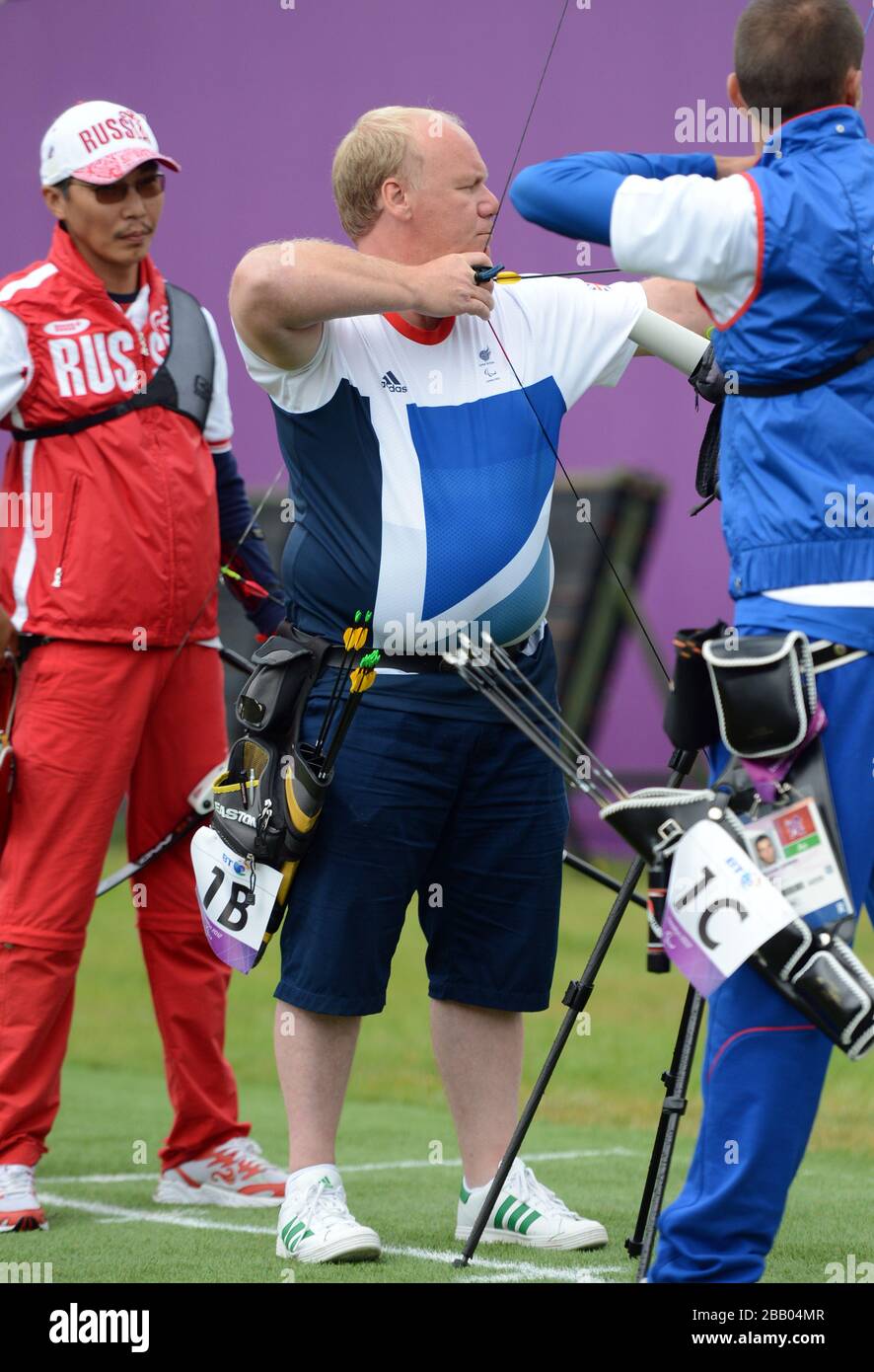 Mens team recurve hi-res stock photography and images - Alamy