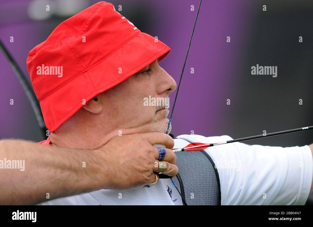 Mens team recurve hi-res stock photography and images - Alamy
