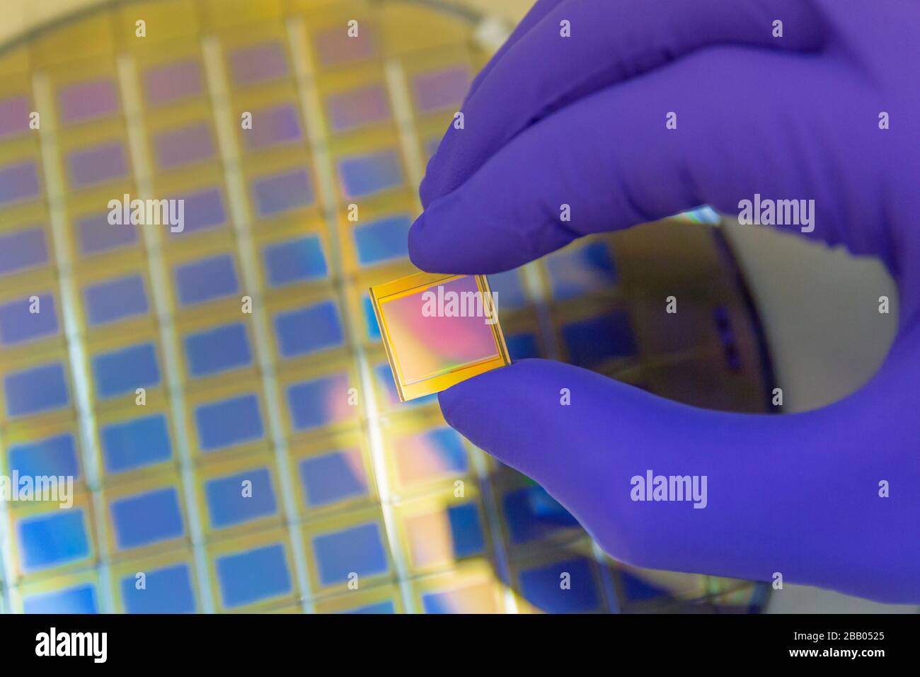 Wafer dicing hi-res stock photography and images - Alamy