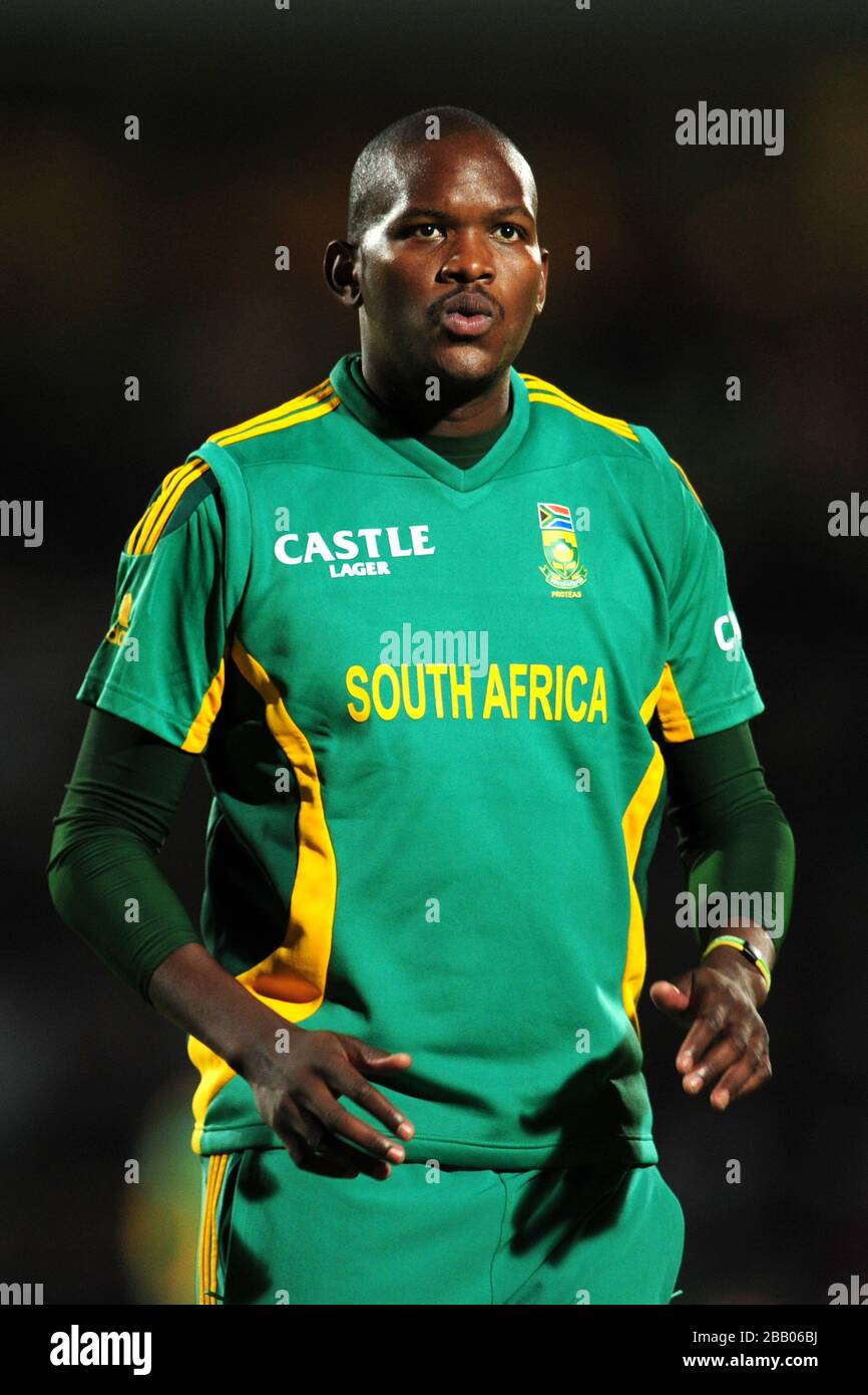 South Africa's Lonwabo Tsotsobe Stock Photo - Alamy