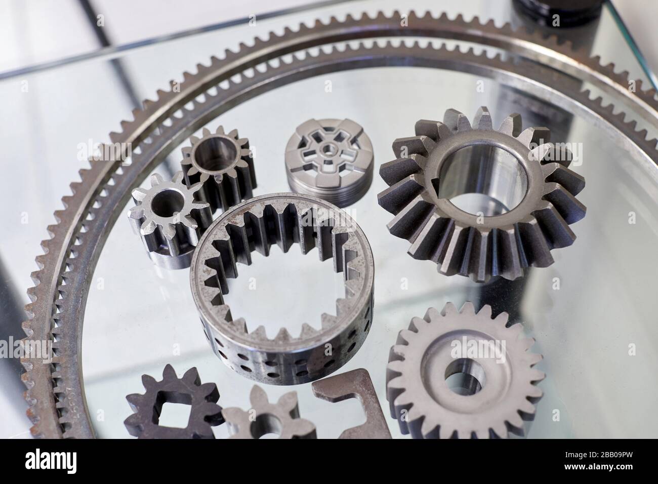 Gears of industry hi-res stock photography and images - Alamy