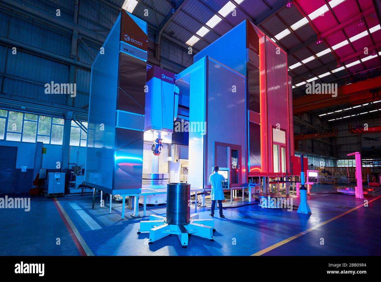 Machining Centre, CNC, Vertical turning and Milling lathe. Design ...
