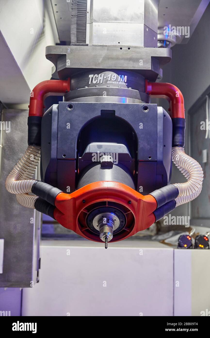 Head installation hi-res stock photography and images - Alamy