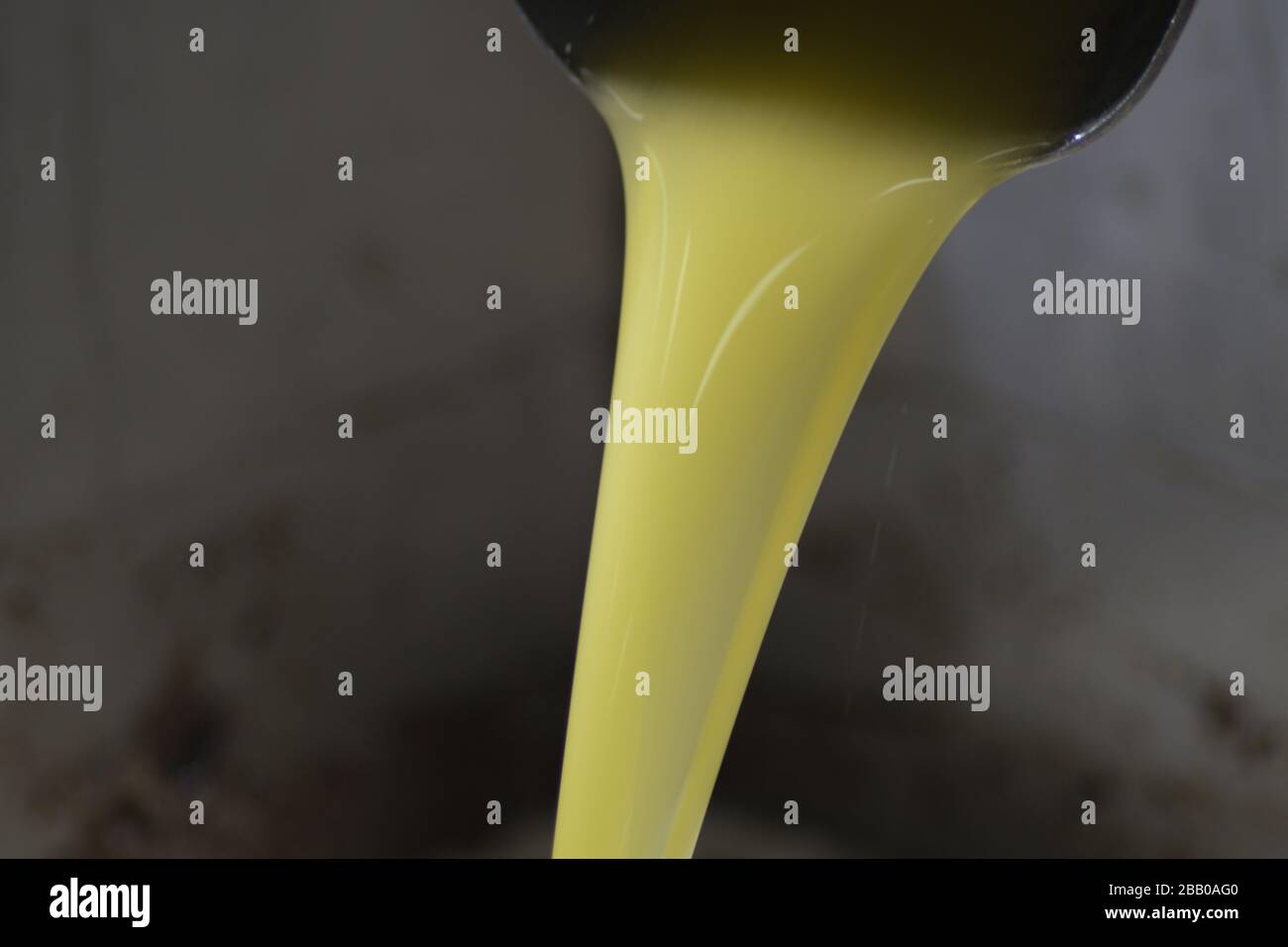 Falling oil production hi-res stock photography and images - Alamy