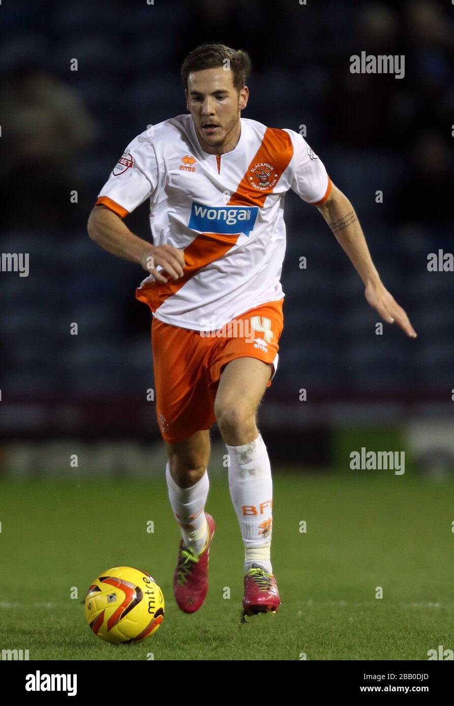 Dan gosling full length hi-res stock photography and images - Alamy