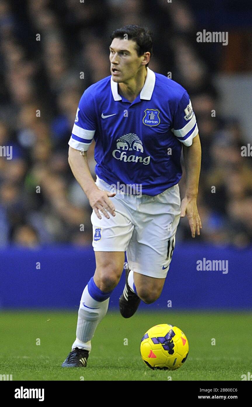 Gareth barry everton hi-res stock photography and images - Alamy