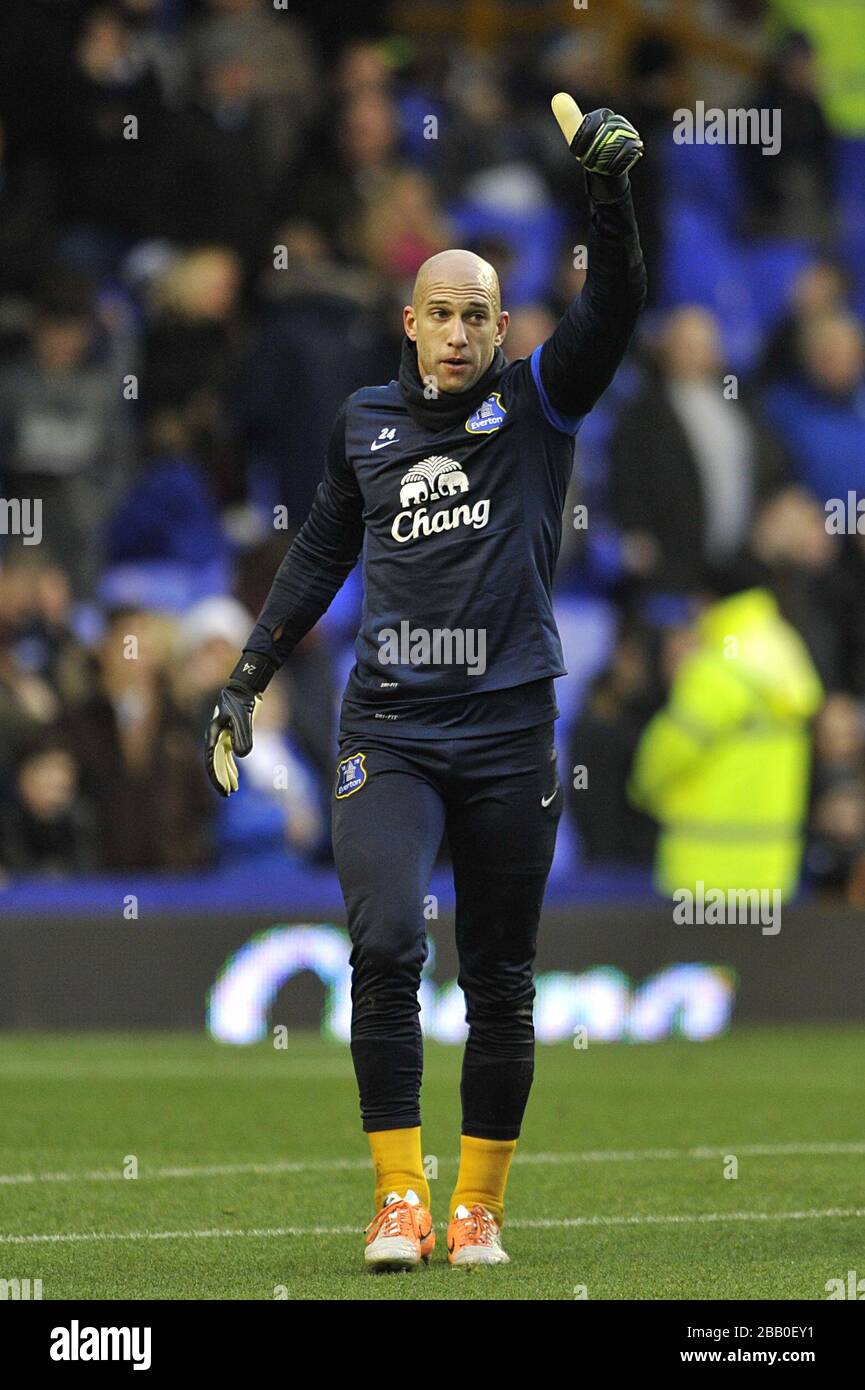 Everton goalkeeper Tim Howard Stock Photo - Alamy