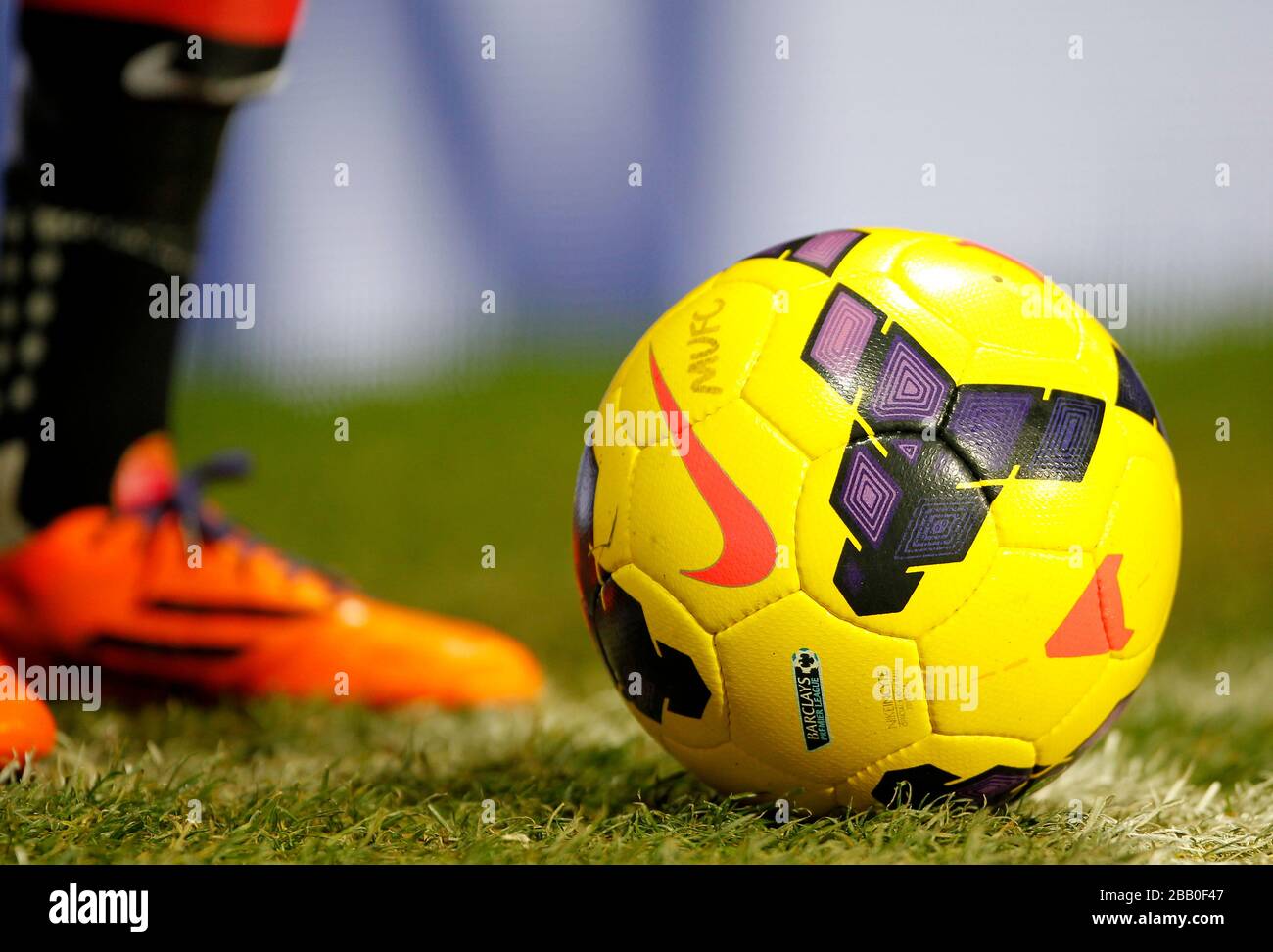 Match day ball on the pitch hi-res stock photography and images - Alamy
