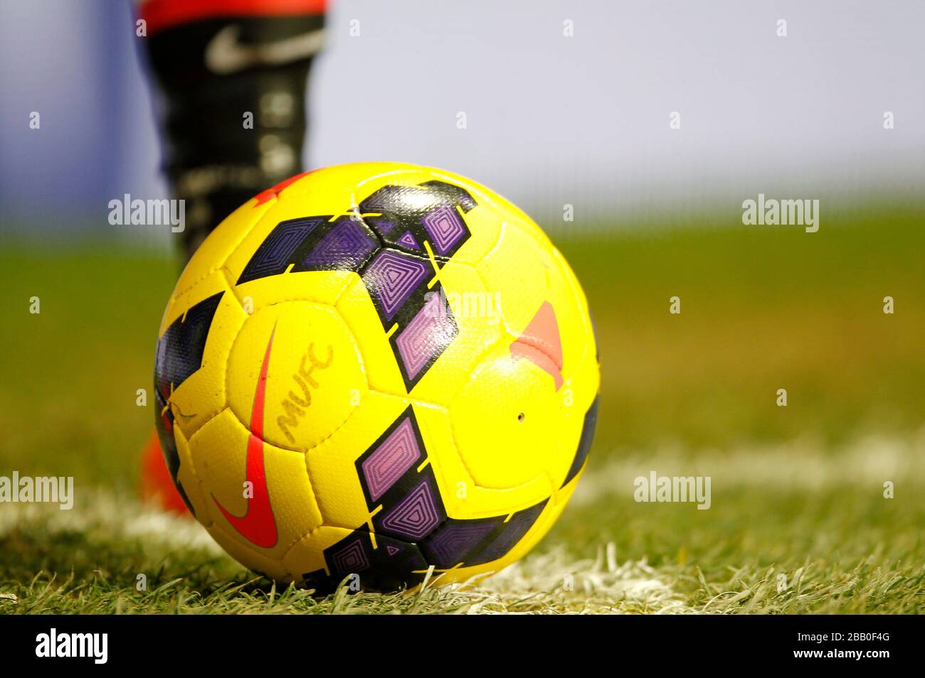 Match day ball on the pitch hi-res stock photography and images - Alamy