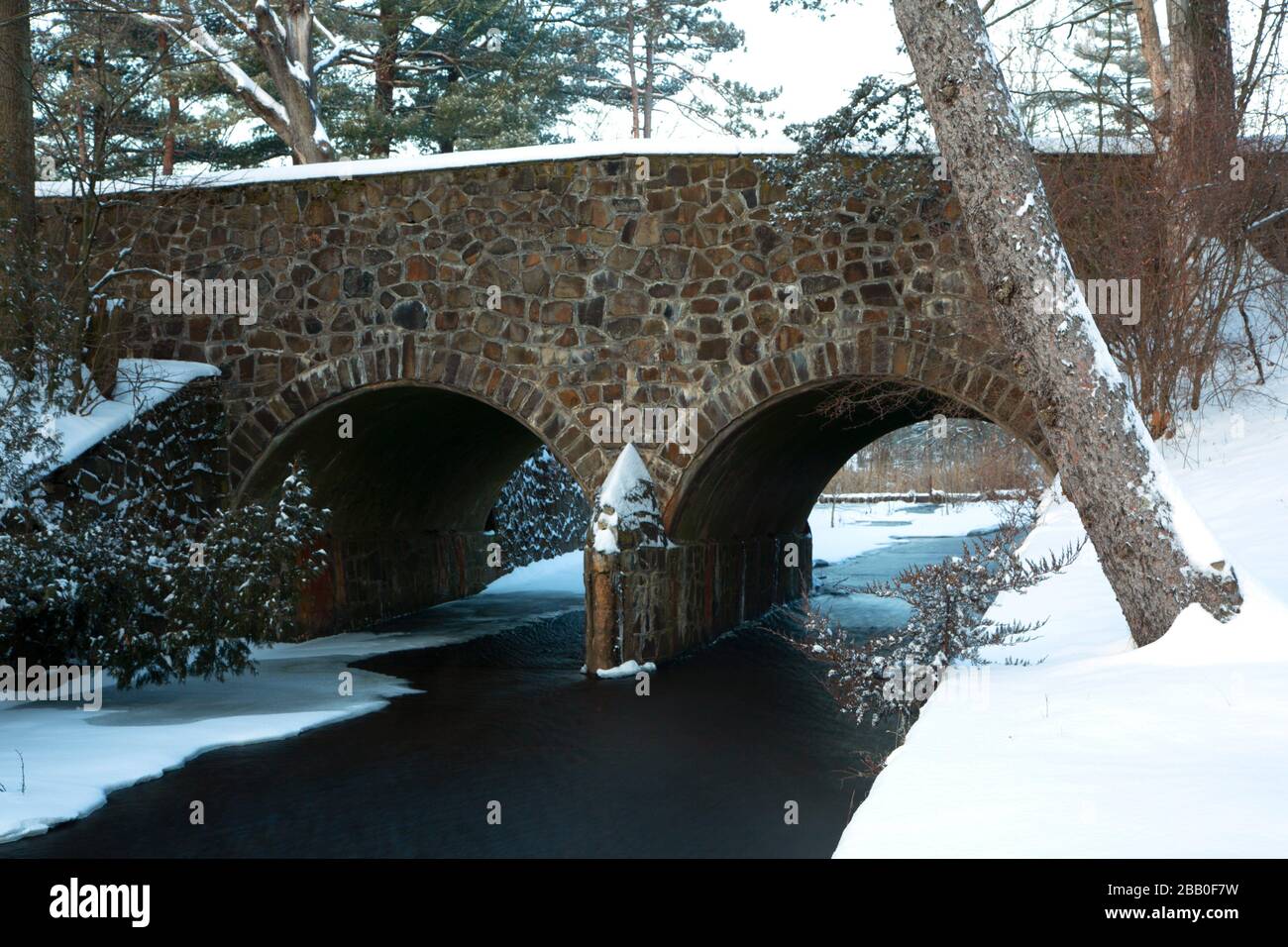 Bridge over spillway hi-res stock photography and images - Alamy