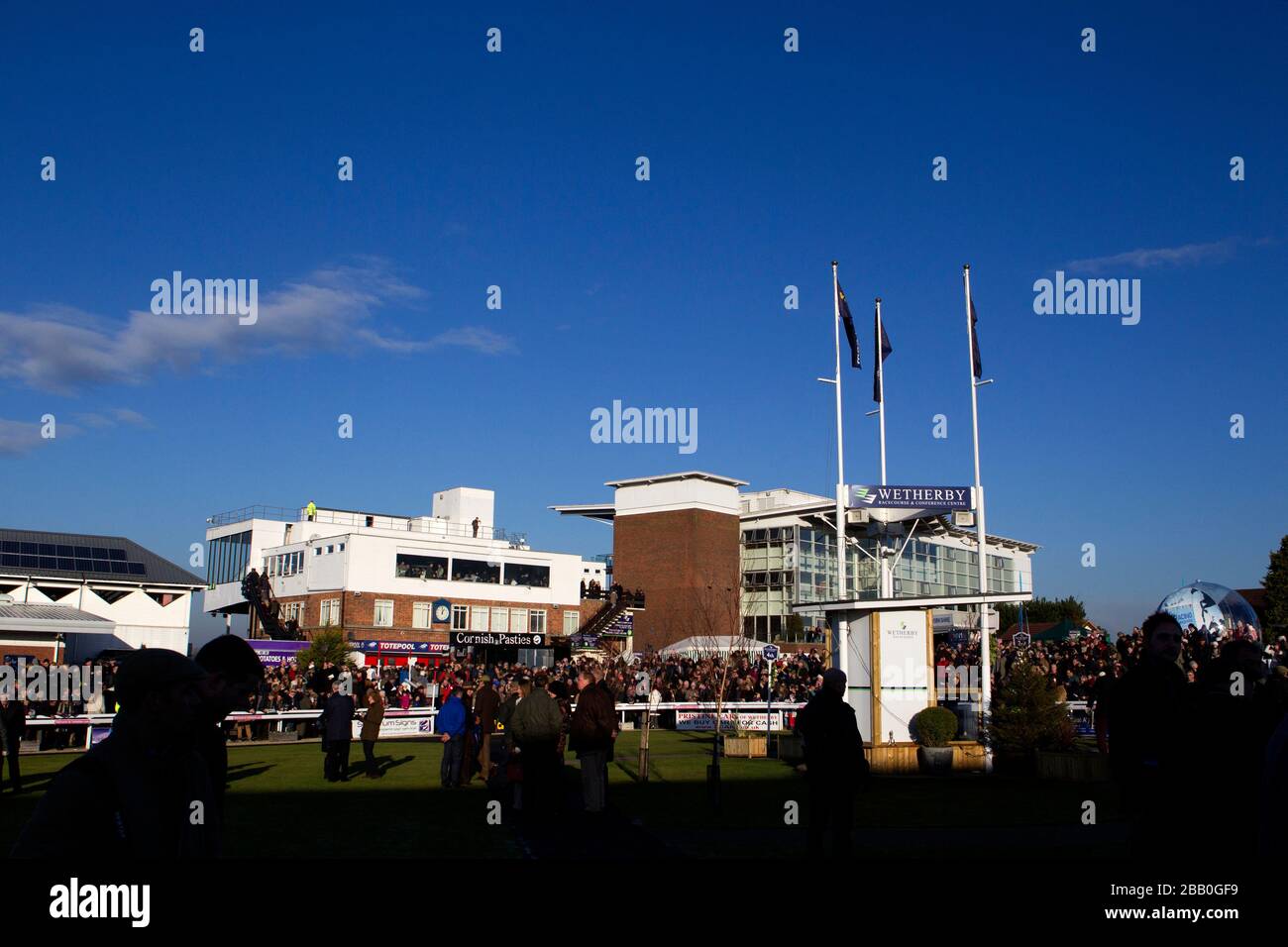 Wetherby racecourse general hi-res stock photography and images - Alamy