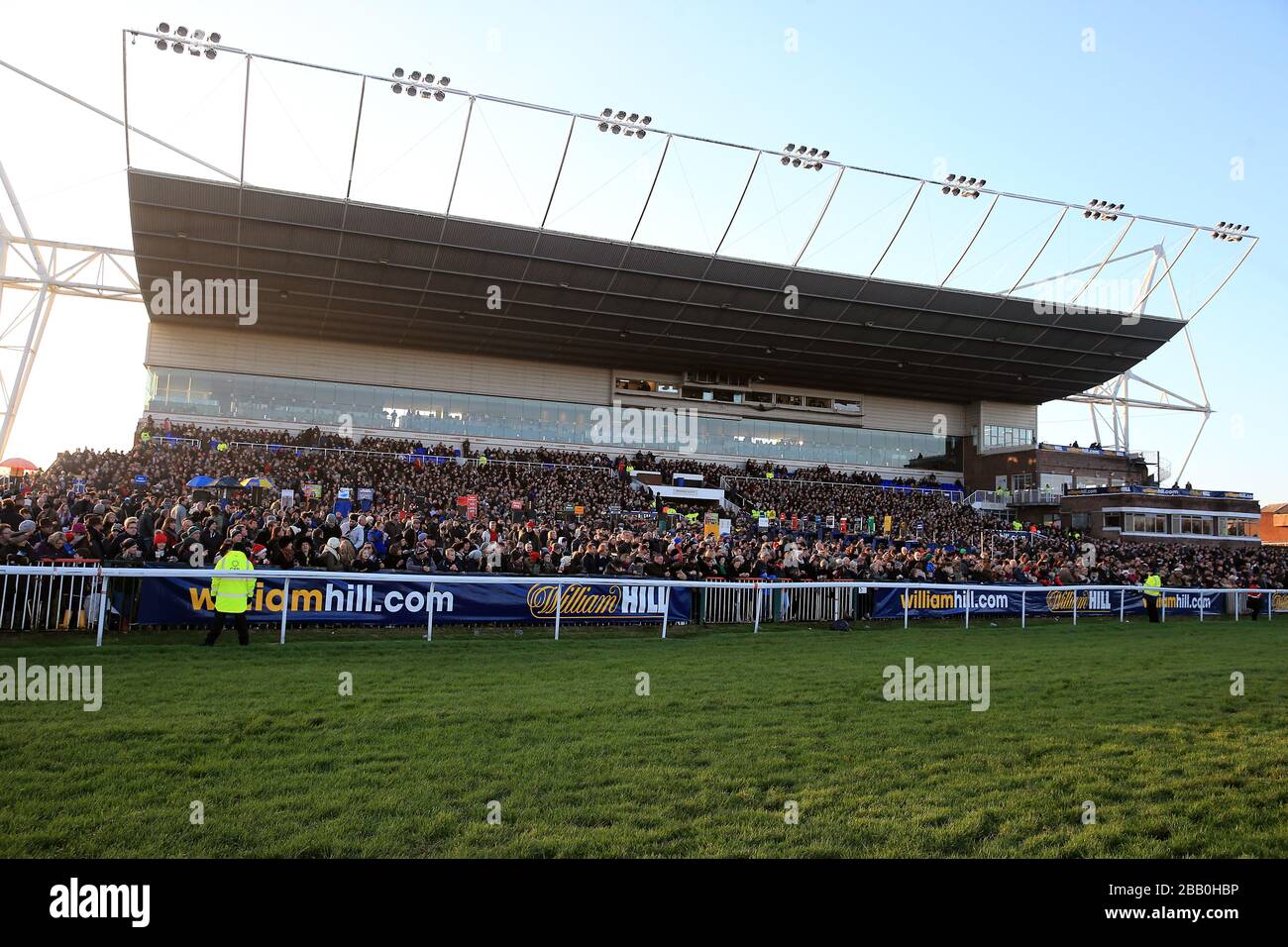 The grandstand at Kempton Park Racecourse Stock Photo - Alamy