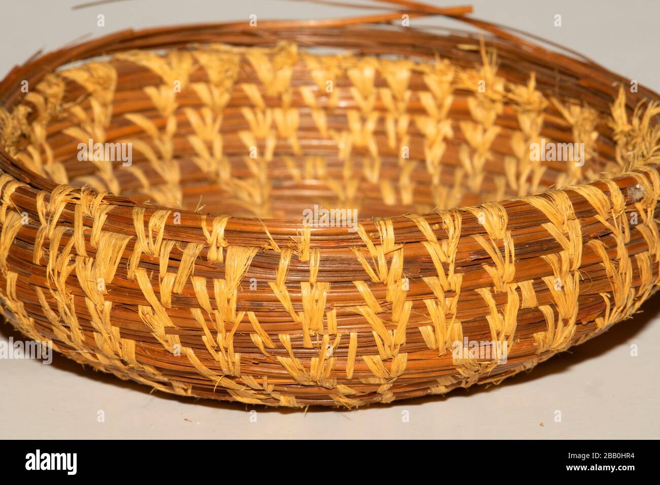 Native american basket hi-res stock photography and images - Alamy