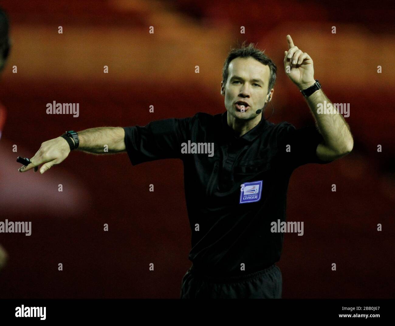 Paul tierney match referee hi-res stock photography and images - Alamy