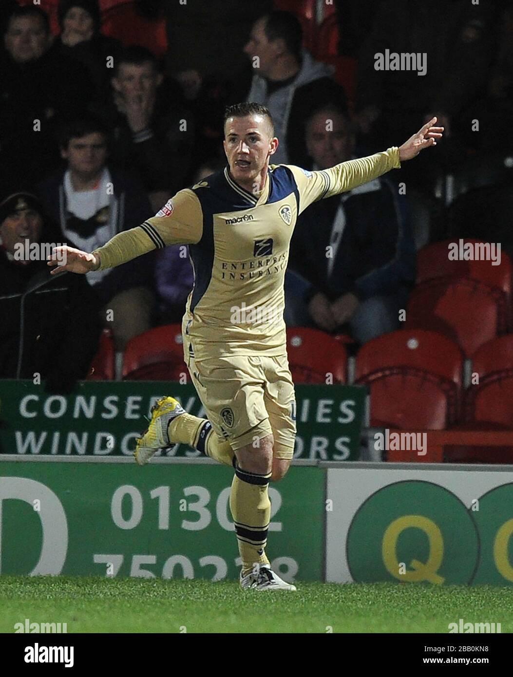 Leeds United's Ross McCormack celebrates scoring his team's 2nd goal ...