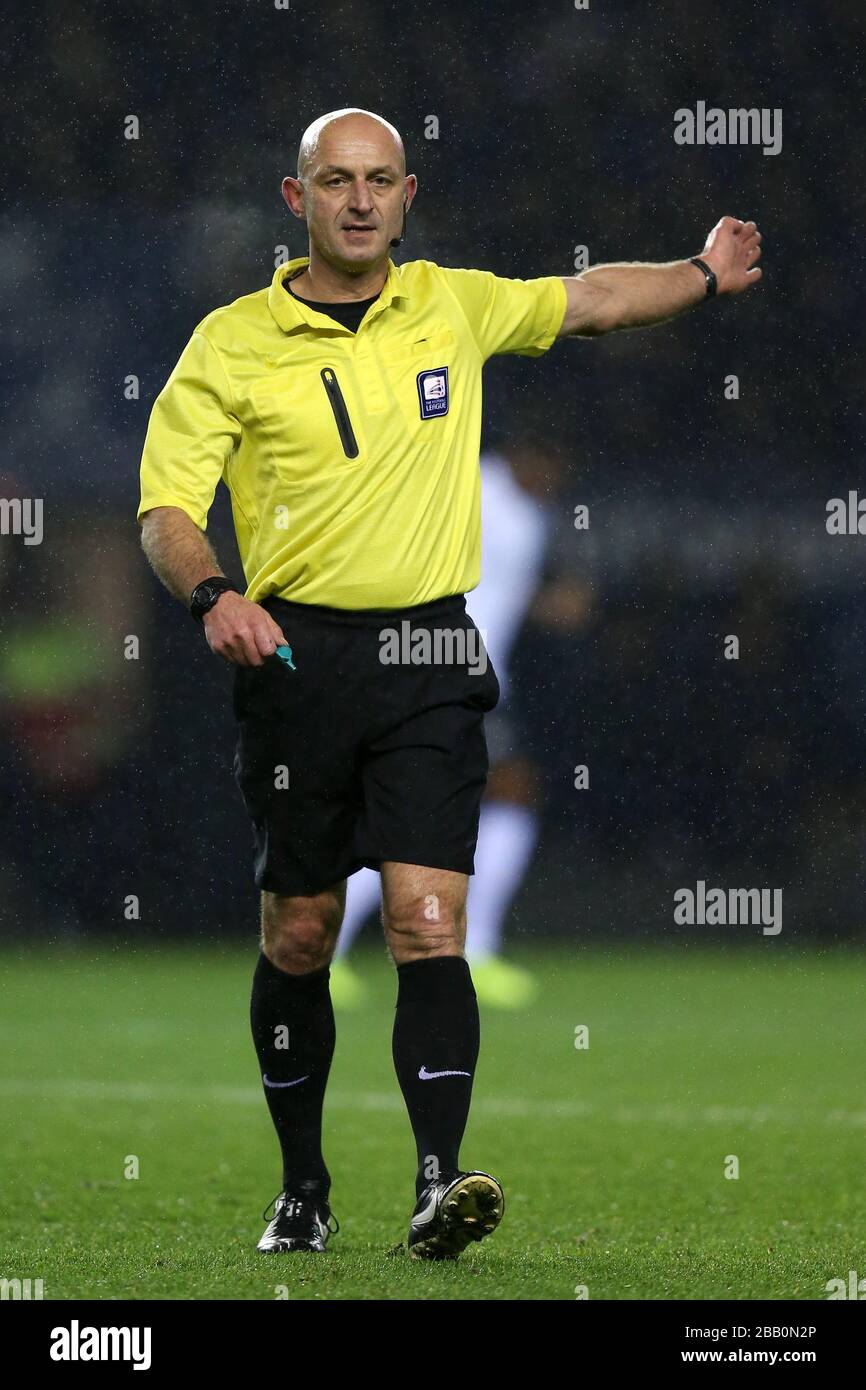Referee Roger East Stock Photo - Alamy