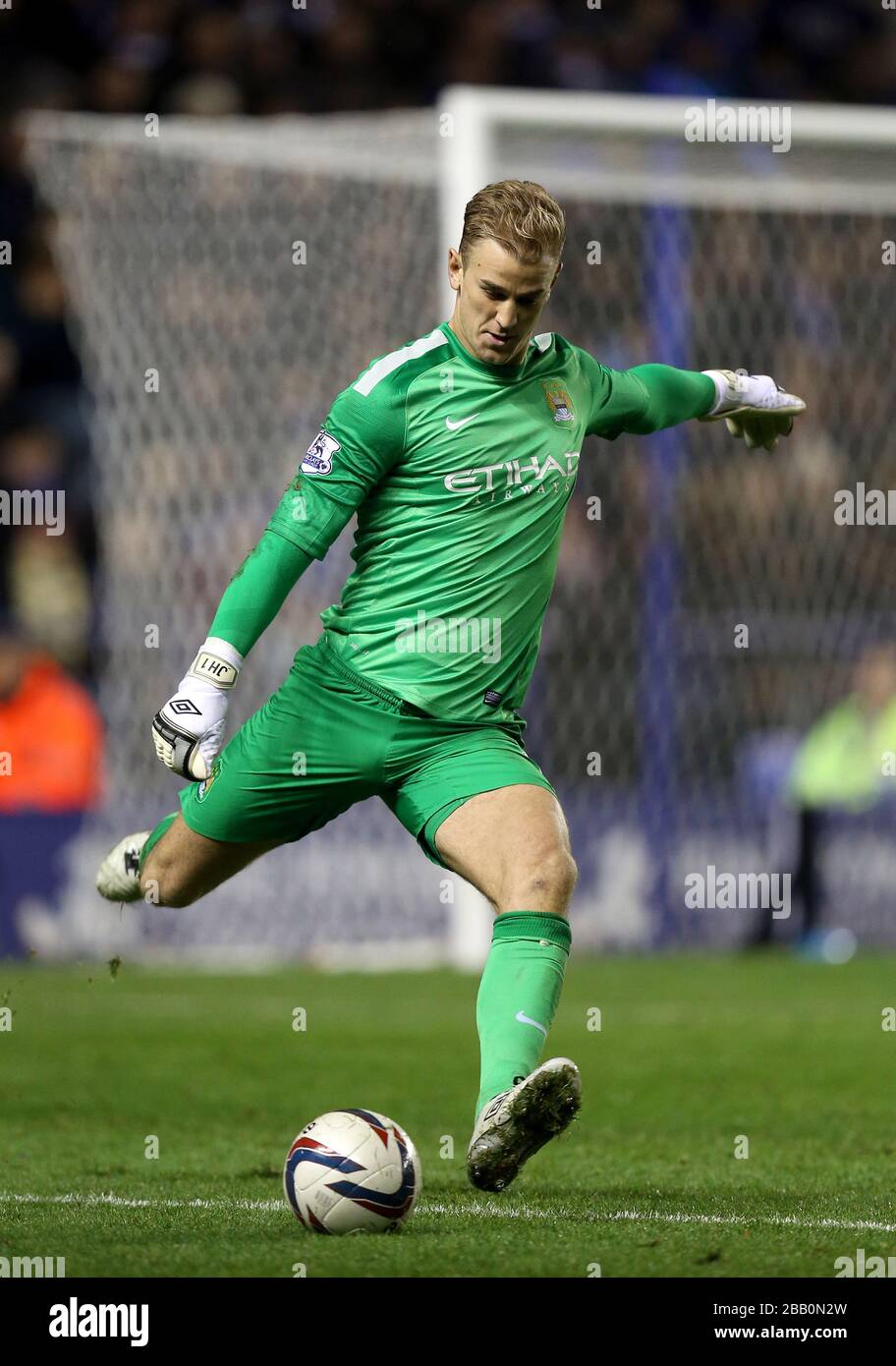 Goal kick hi-res stock photography and images - Alamy