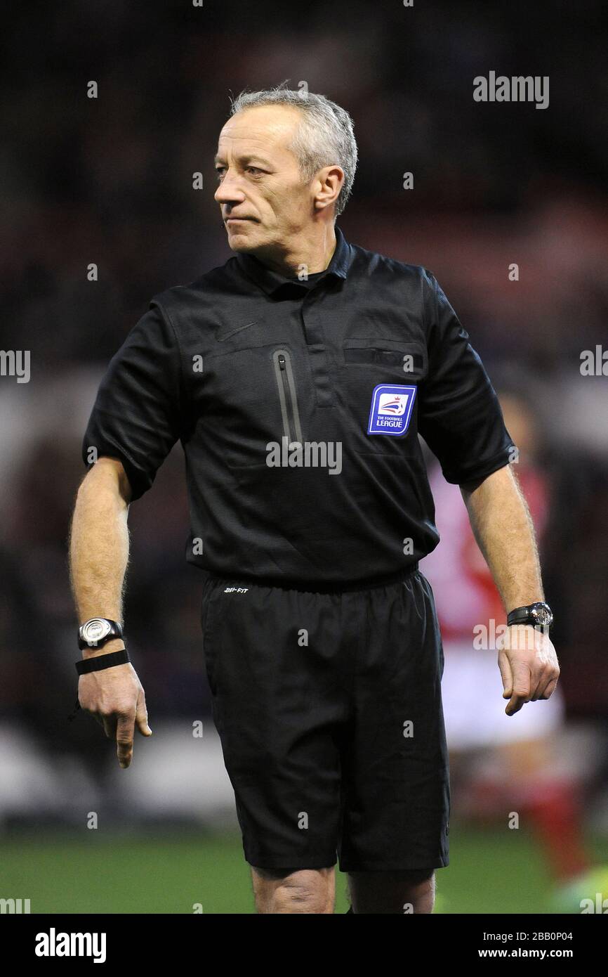 Scott Mathieson, referee Stock Photo - Alamy