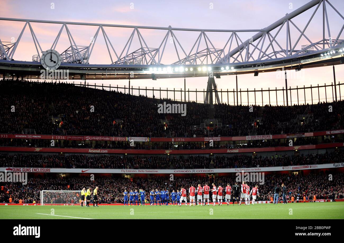 Teams line up before game hi-res stock photography and images - Alamy