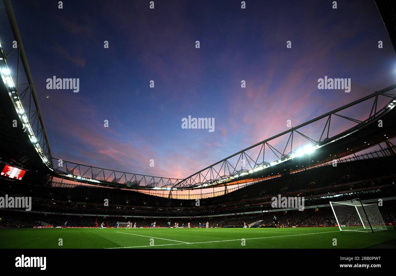 The sun sets behind the stands at the Emirates Stadium Stock Photo - Alamy