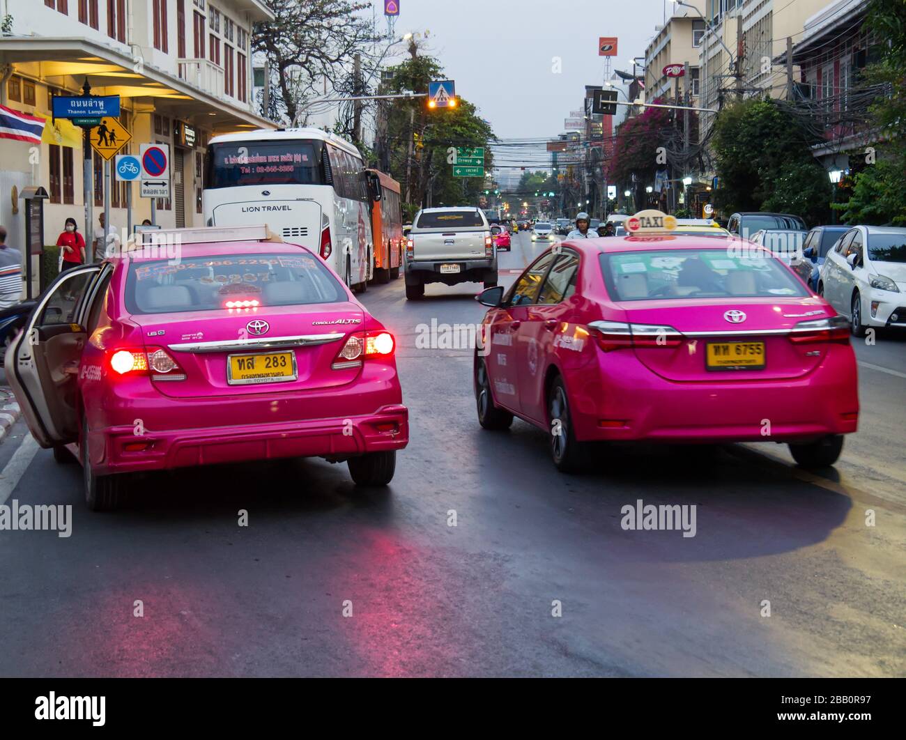 Phra athit hi-res stock photography and images - Alamy