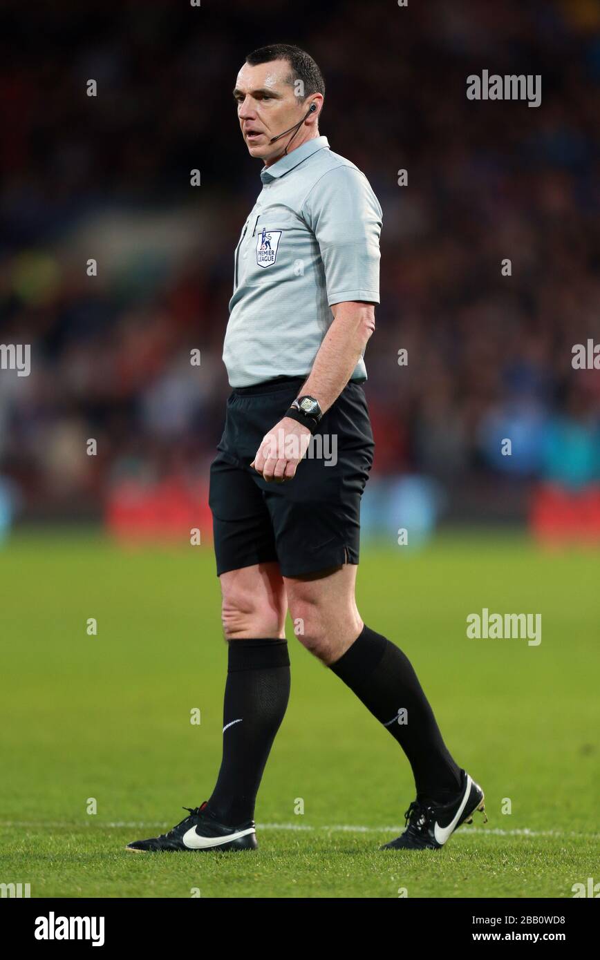 Referee Neil Swarbrick Stock Photo - Alamy