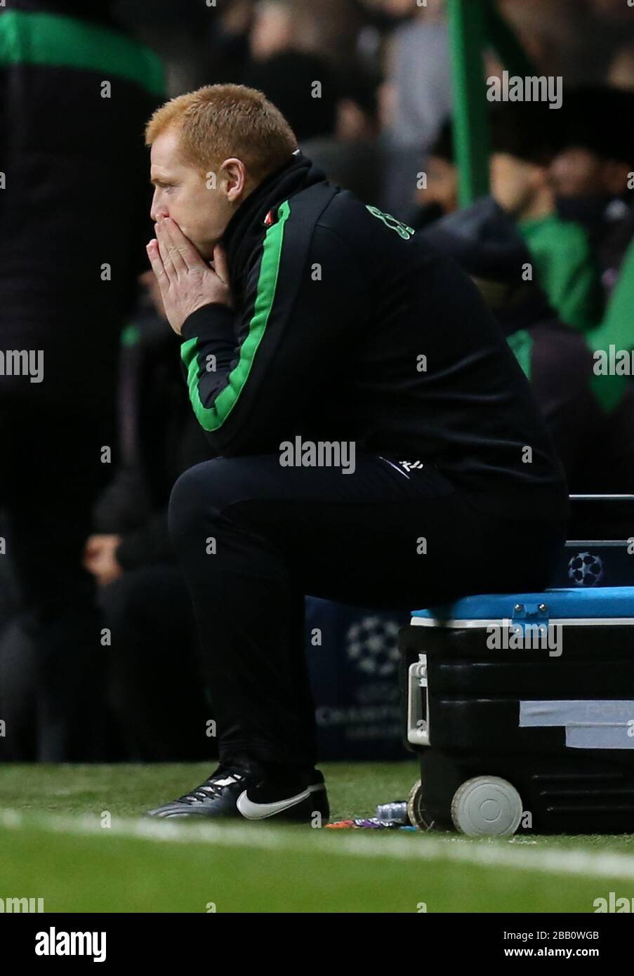 Football hands on head dejection hi-res stock photography and images ...