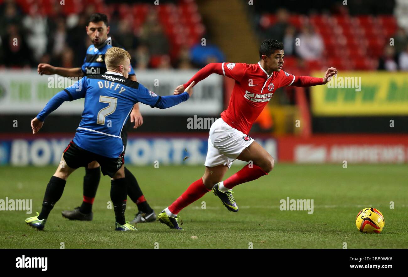 Charlton Athletic's Cameron Stewart and Doncaster Rovers' Mark Duffy ...