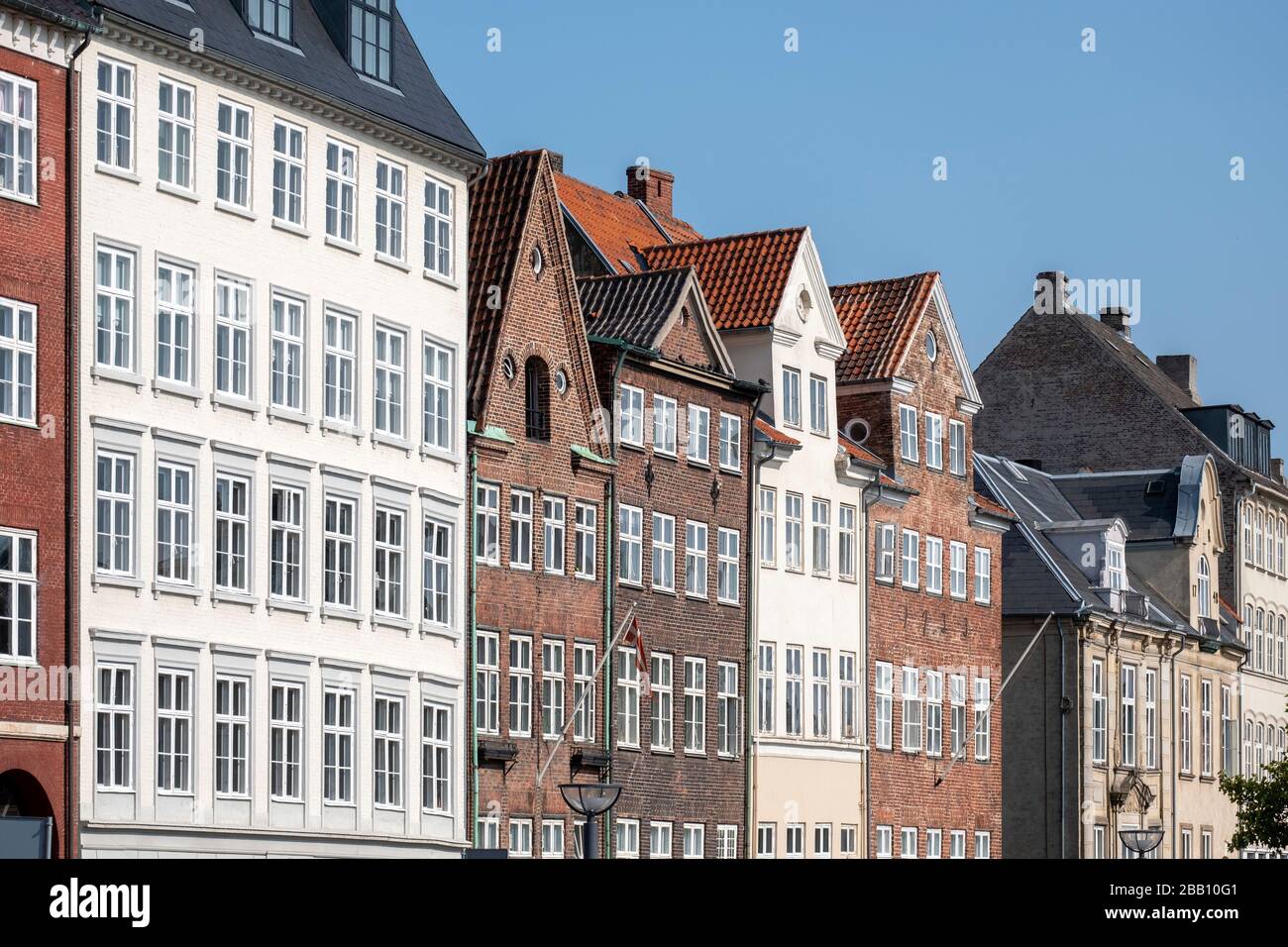 Row terraced houses in residential hi-res stock photography and images ...