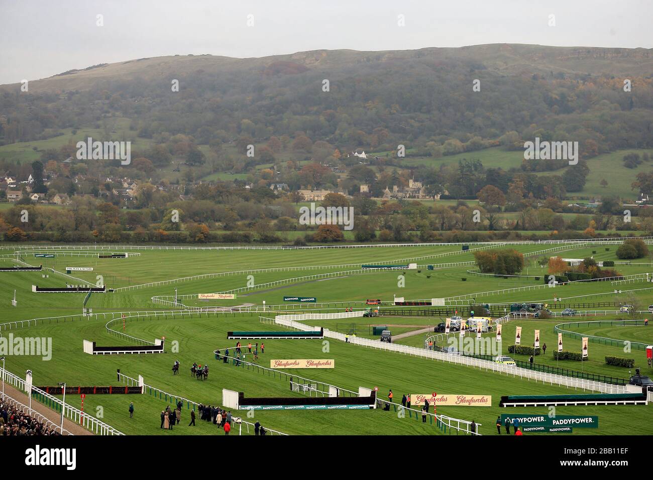 Horses races gv general view hi-res stock photography and images - Alamy