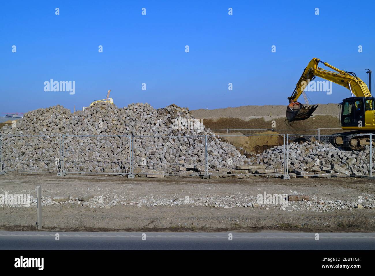 Power shovel hi-res stock photography and images - Alamy